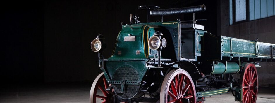 Mercedes-Benz Trucks Classic Collection Welcomes Restored 1899 Daimler ...